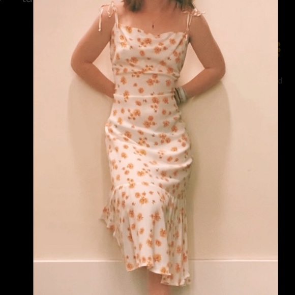 Flynn Skye | Dresses | Flynn Skye Mace Midi Dress In Perks Of A Daisy ...